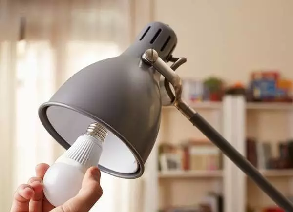 Verwissel gewone lampen voor LED-verlichting