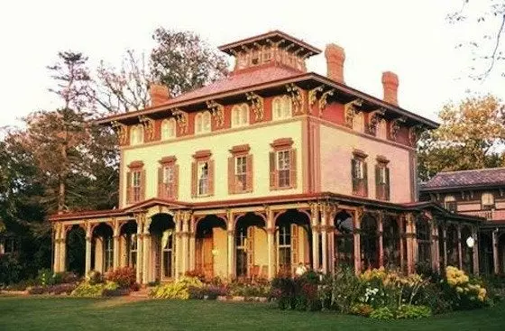 http://architecture.about.com/od/periodsstyles/ig/House-Styles/Italianate.htm