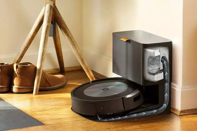 Kiberpirmdiena Amazon piedāvā iespēju iRobot Roomba j7+ pašiztukšojošs robotu putekļsūcējs