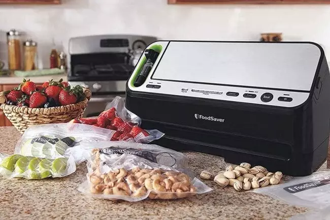 Cyber Monday Amazon Deals Option FoodSaver V4400 2-ը-1 վակուումային հերմետիկ մեքենա