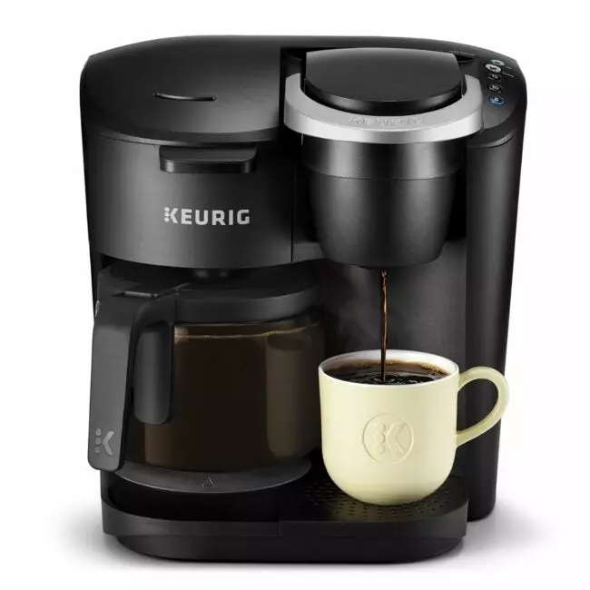 Zaɓin Keurig Black Jumma'a: Keurig K-Duo Essentials Coffee Maker