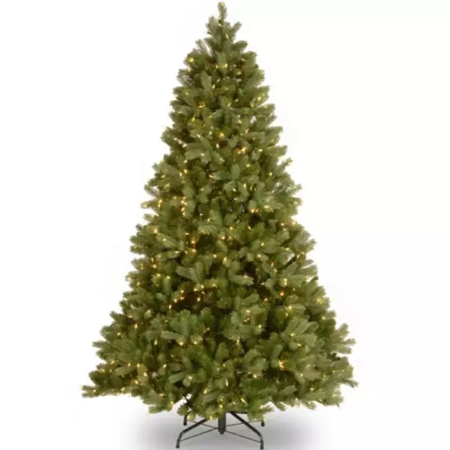 صفقات شجرة عيد الميلاد الاصطناعية في الجمعة السوداء: شركة National Tree Company 7.5 قدم. Downswept Douglas Fir