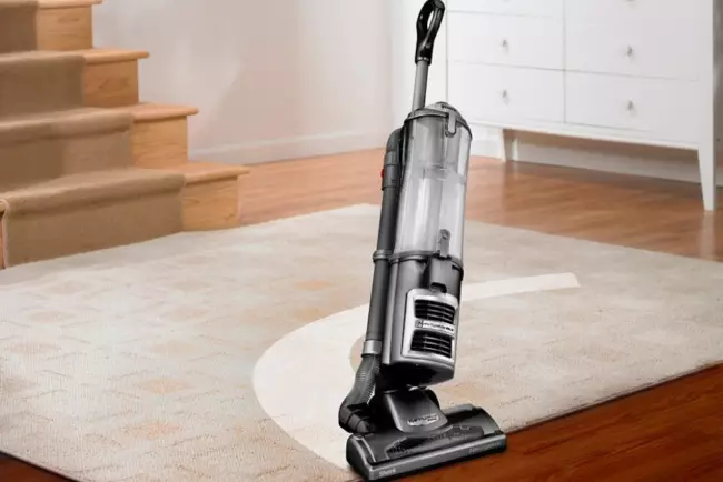 Samantekt tilboða 12:8 Valkostur: Shark Navigator DLX Upright Vacuum