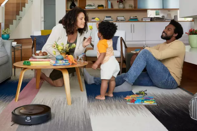 Awọn adehun Akojọpọ Ifojusi 11: 1 Aṣayan: iRobot Roomba j7+ Robot Vacuum Yipada Ara-ẹni