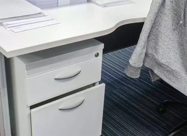 gömma presenter skrivbordslåda