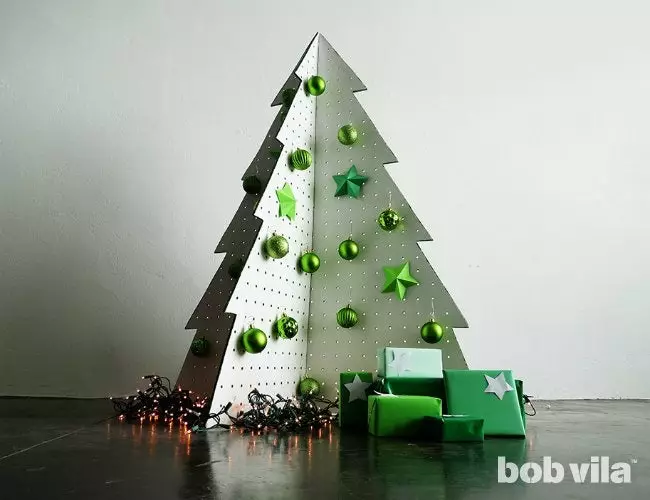 ક્રિસમસ ટ્રી કેવી રીતે બનાવવી - પેગબોર્ડની બહાર