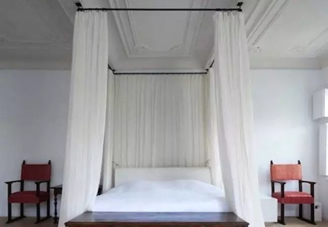 DIY Canopy Bed - Kurtain Rod