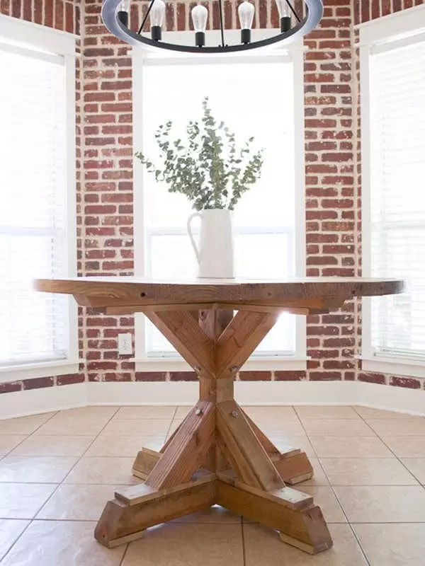Okrugla seoska kuća DIY trpezarijski sto