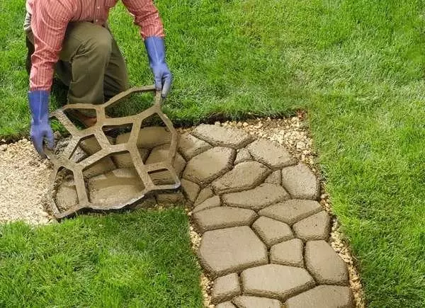 сделать бетонную дорожку