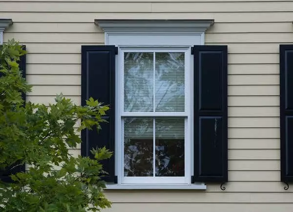 Okenice letní údržba domu