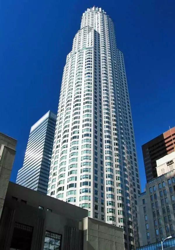 A torre do banco dos EUA em Los Angeles, CA