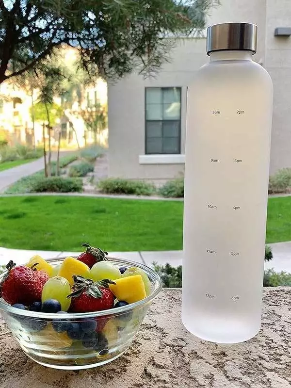 Vandens butelis su laiko žyma
