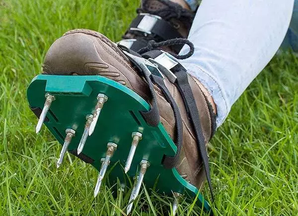 Ципеле за проветравање травњака