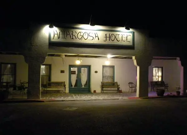 I-amargosa opera house kanye nehhotela kuhanjwa