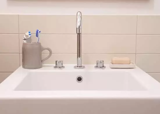 I-Bathroom Counter Hack