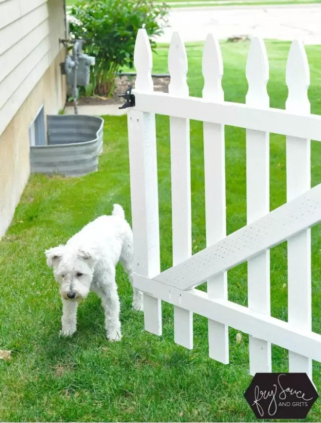Оградна порта „Направи сам“ - Порта за ограда од бела пикет
