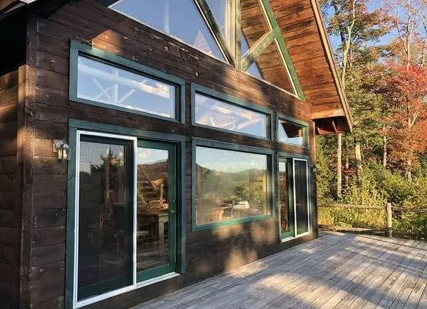 Casa din Vermont în pădure