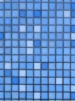 Come cambiare il colore della malta - Stucco scuro in tessere di mosaico