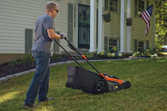 bv shop elektrikli çim biçme makineleri Seçenek: Siyah + Decker MAX Lityum-İyon Kablosuz İtmeli Biçme Makinesinin Arkasında Yürüme
