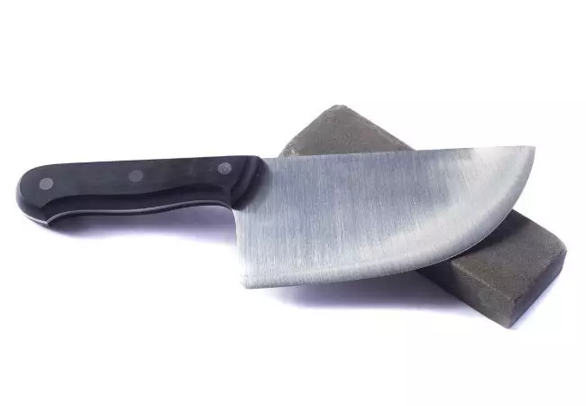 Kako naoštriti kuhinjski nož - brusnim kamenom