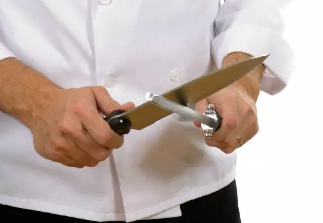 Ինչպես սրել խոհանոցային դանակը - պողպատե ձողով