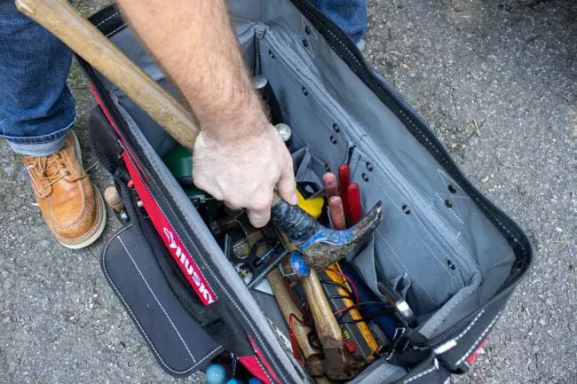 Хуски торба за алат са доста простора за одлагање