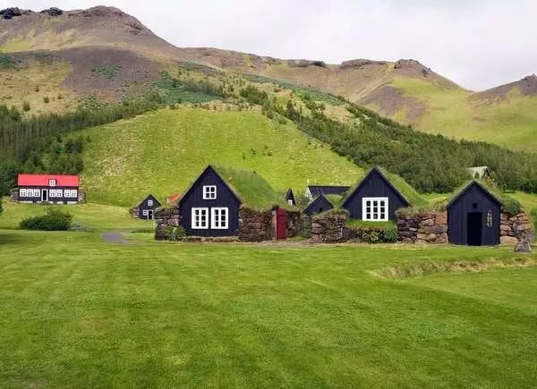 Isländische Torfhäuser