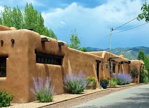 Südwestliche Pueblo-Revival-Architektur