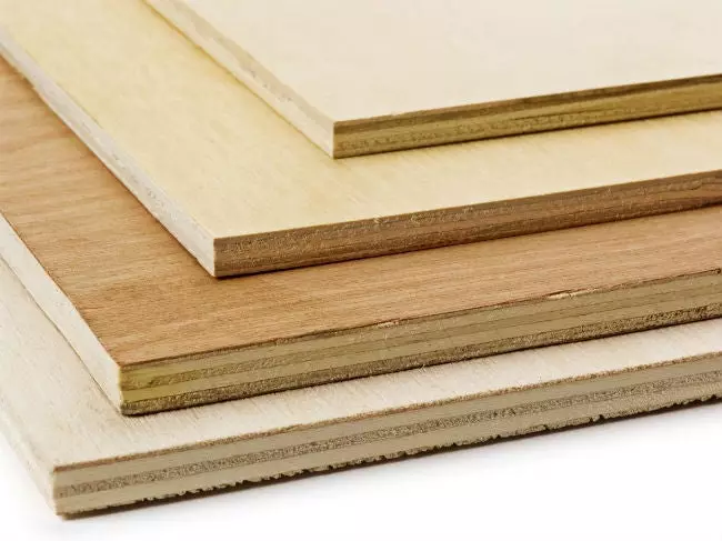 Entendre les diferències entre els subsòls de fusta contraxapada i OSB