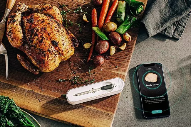 சிறந்த கருப்பு வெள்ளி கிச்சன் டீல் விருப்பம்: Yummly Premium Wireless Smart Meat Thermometer