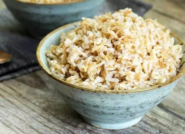 Ar turėtumėte pirkti ruduosius ryžius dideliais kiekiais?