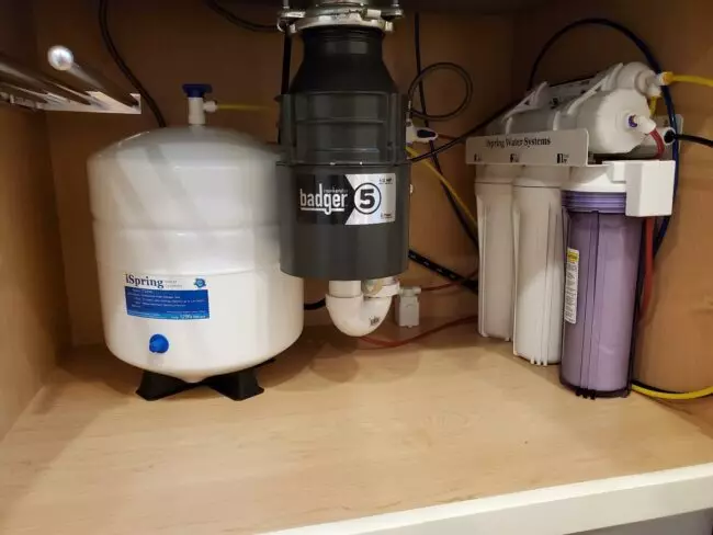 Bye-Bye, nnukwu Pitchers! My Under-Sink Water filter bụ ebe a ka ọ nọrọ 9515_1