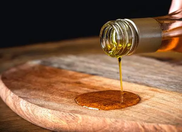 entretien des planches à découper à l'huile