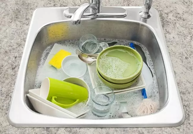 Hvordan friske opp en stinkende vask