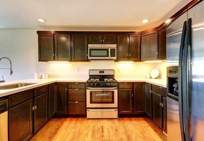 Kitchen Cabinet Refacing vs Replaceing